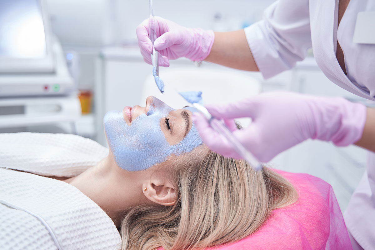 Hemijski piling | Skin Centar